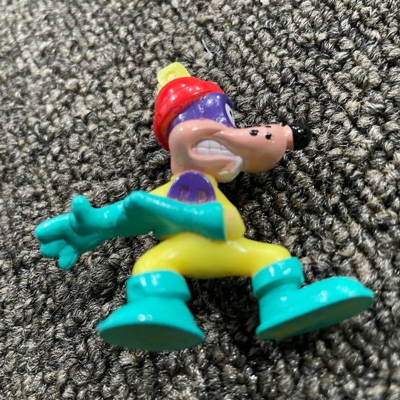 Disney | Toys | 992 Kelloggs Disney Darkwing Duck Megavolt Action ...